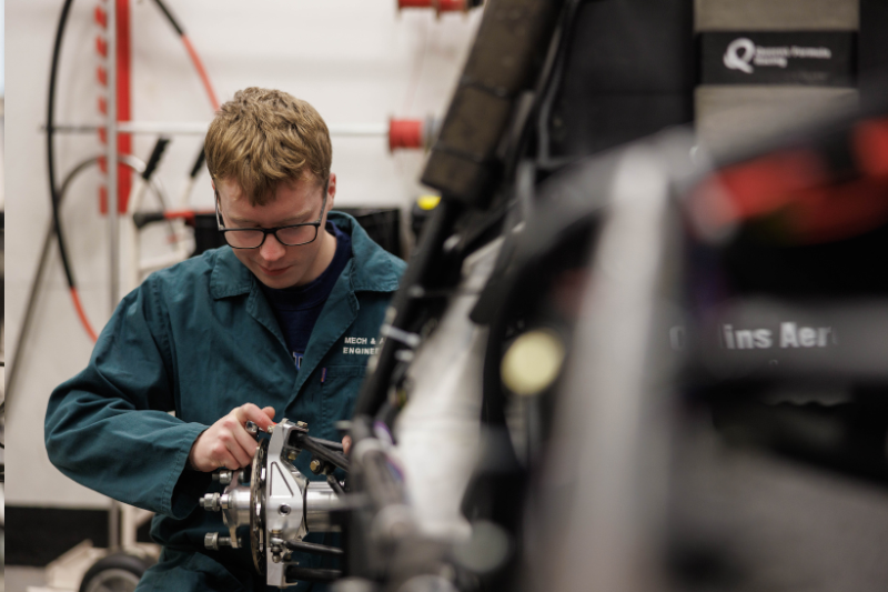 Undergraduate | School of Mechanical and Aerospace Engineering | Queen ...